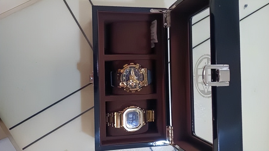 How about the Casio small gold nugget, a watch with all-metal ...