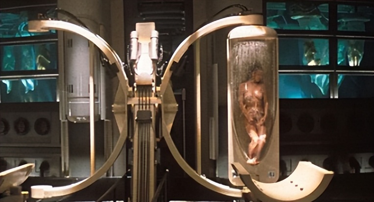 "Sixth Day": Is human cloning feasible in the real world? What harm ...