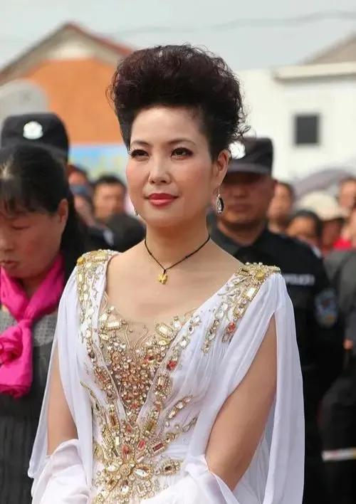 Song King Li Shuangjiang's Affair: From Jiang Ying to Mengge - iMedia