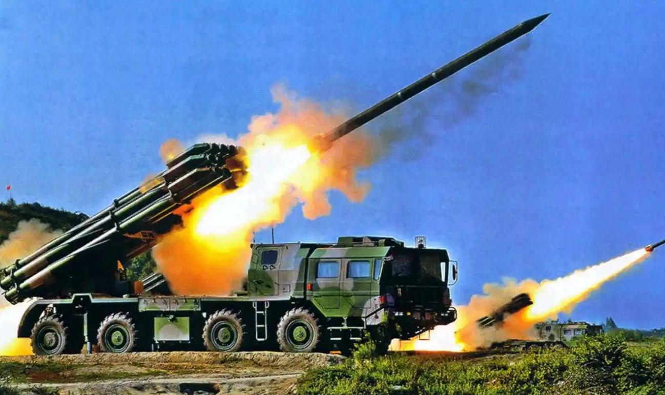 China Guardian 2D long-range rocket launcher with a range of up to 480 ...