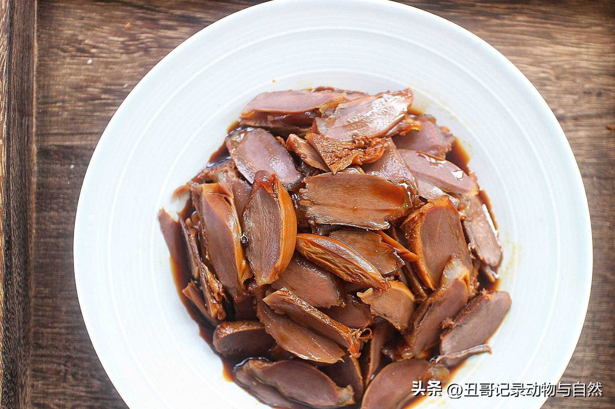 Braised duck gizzard tastes much better than duck meat - iNEWS