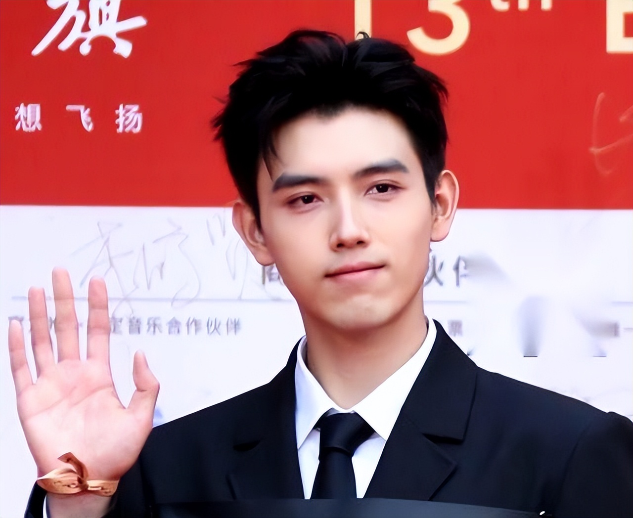 Chen Feiyu Zhou also had an amazing look on the red carpet, the woman ...