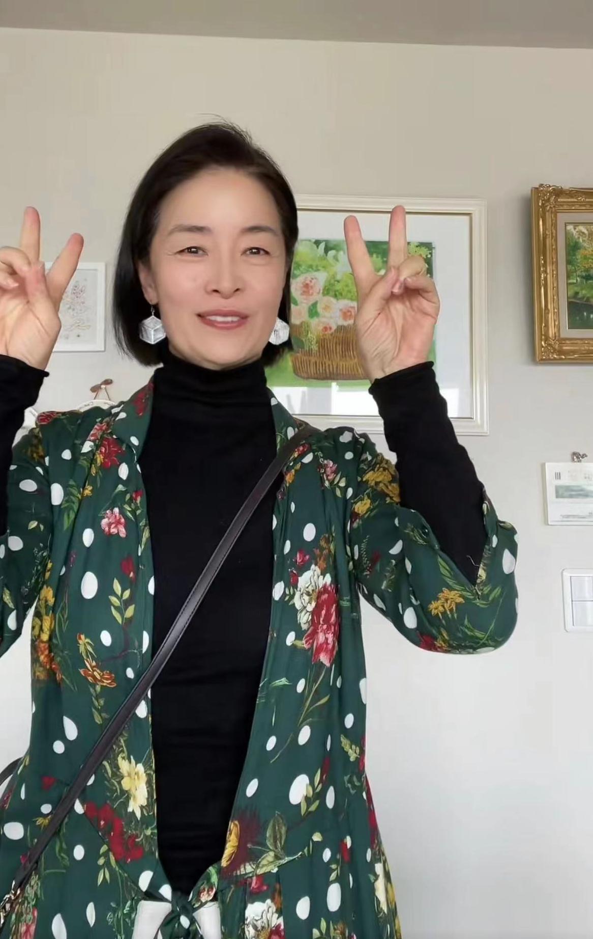 Gu Yan, an old drama bone, shows off her life in Japan, and she is very popular for signing and ...