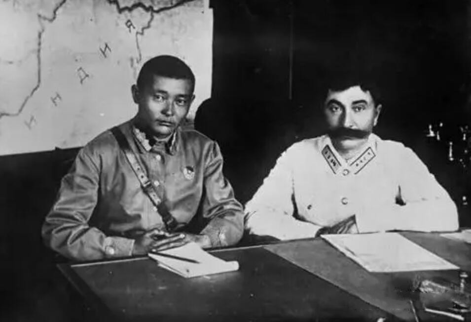 In August 1937, why did the Soviet Union send 30,000 field troops into ...