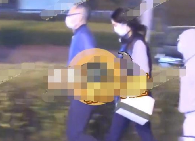 29-year-old actress Wang Zixuan and 63-year-old producer Chen Guofu ...