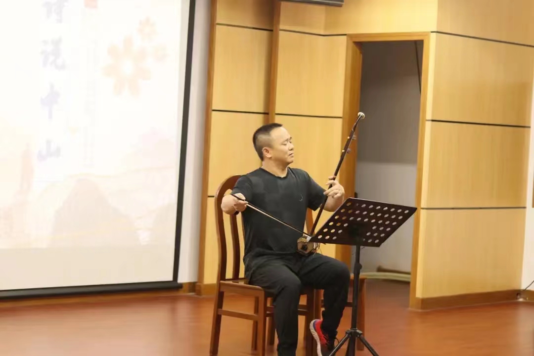 In the Southern District, they gathered together to discuss poetry - iNEWS