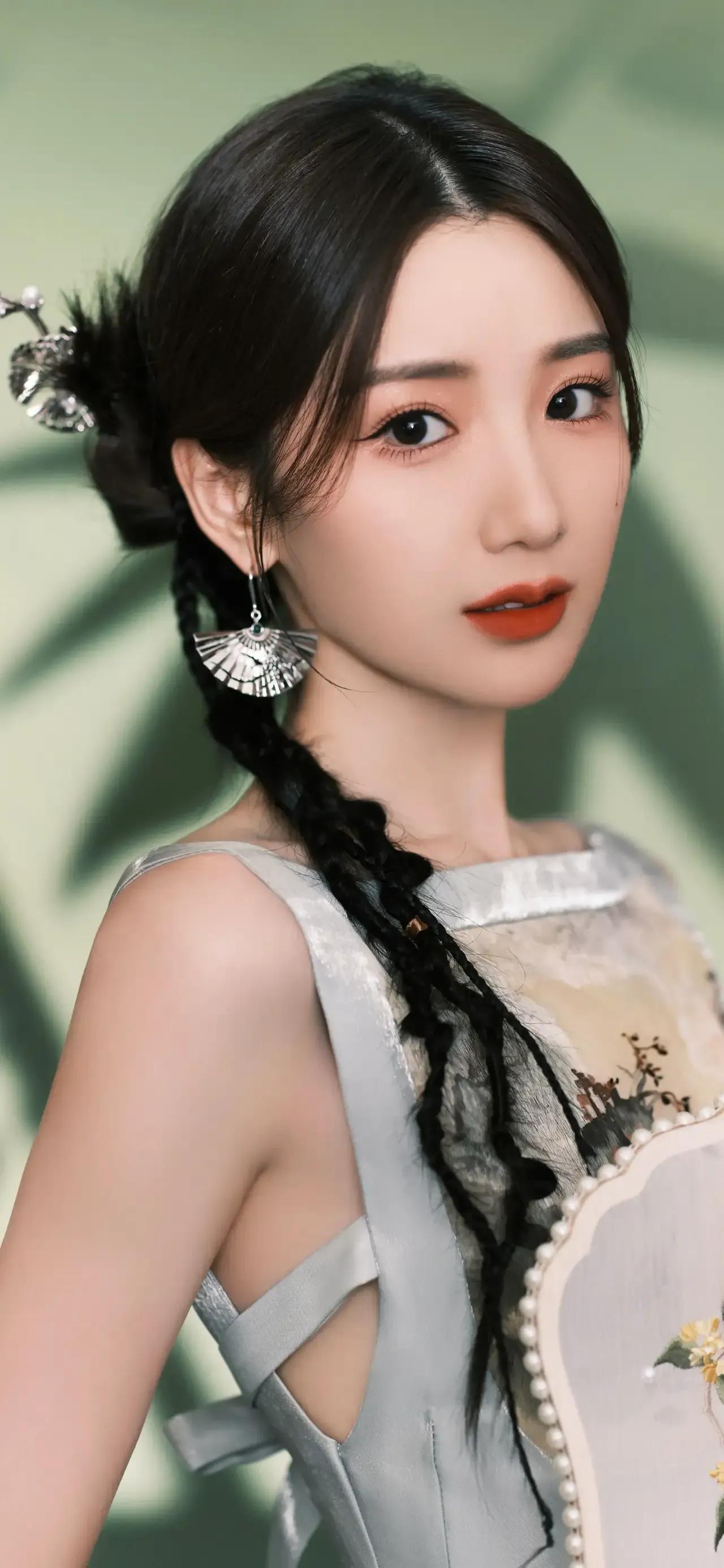 Mao Xiaotong - iNEWS