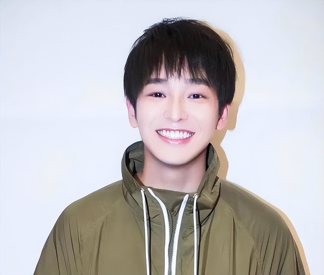 With an ordinary appearance, at the age of 24, he was shortlisted for ...