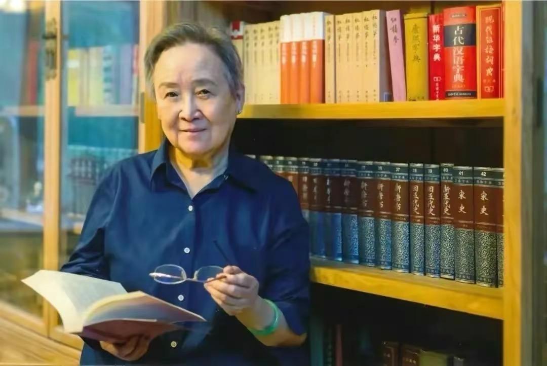 Chen Rong: Raising two sons and one daughter, after the death of the ...