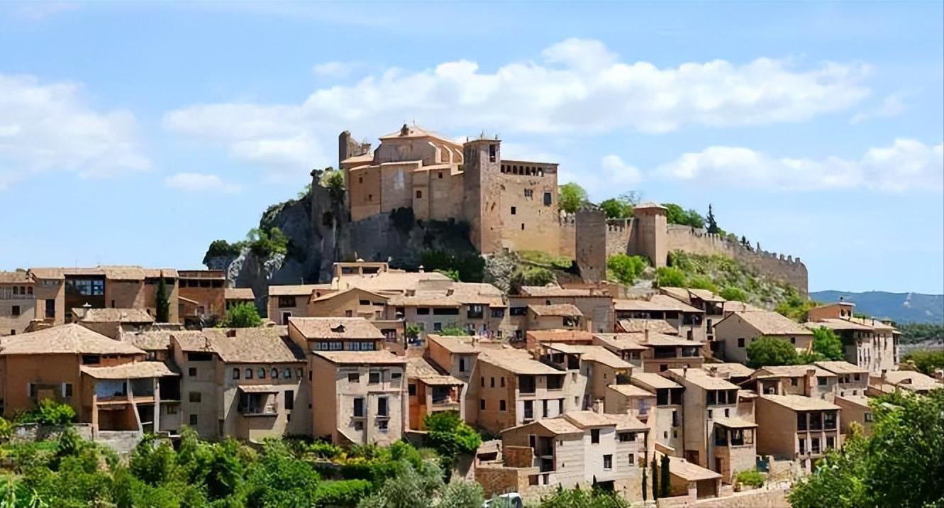 What are the aspects of the integration of Jewish culture and Christian ...