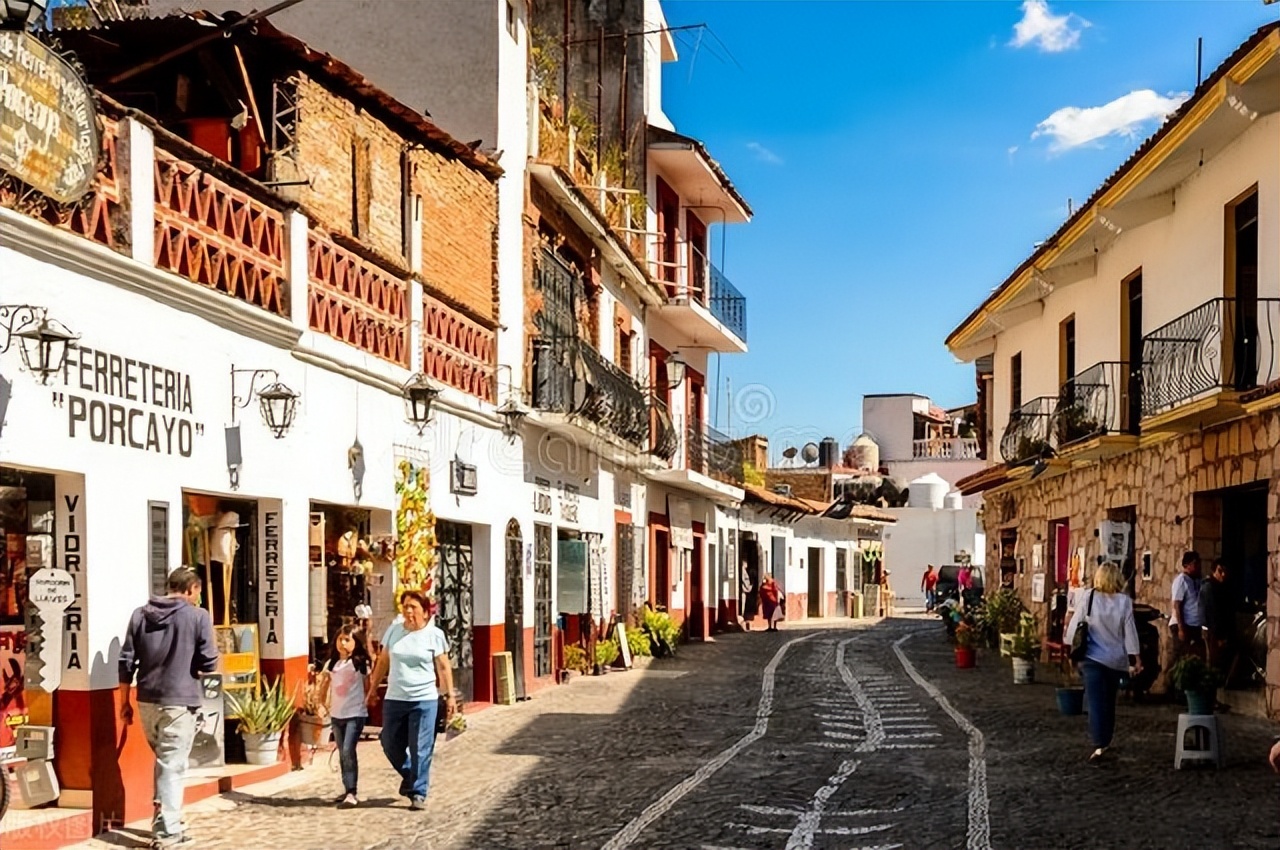 What is the reason for China to be friends with poor countries ...