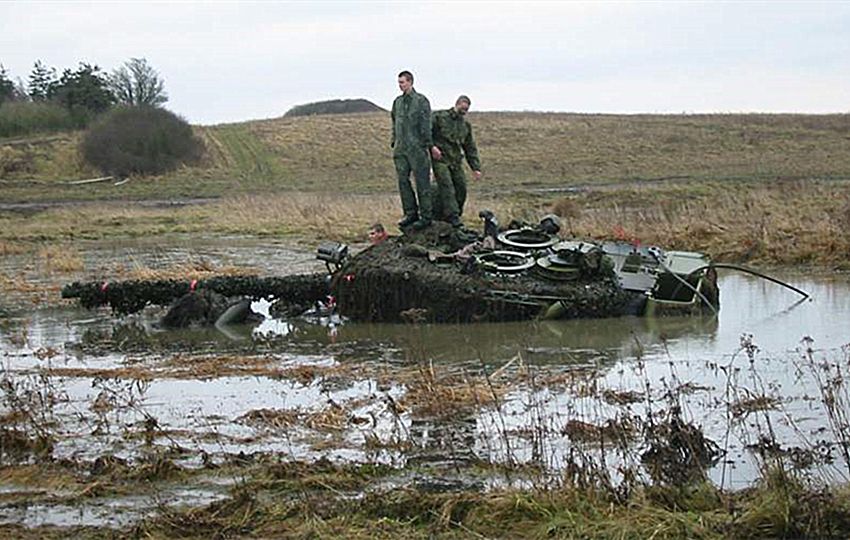 The Russian tank hunters won the battle and captured a Leopard tank ...