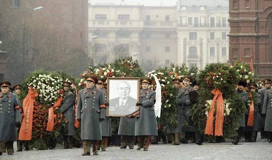 State funeral by the Queen of England, talk about the unknown state ...