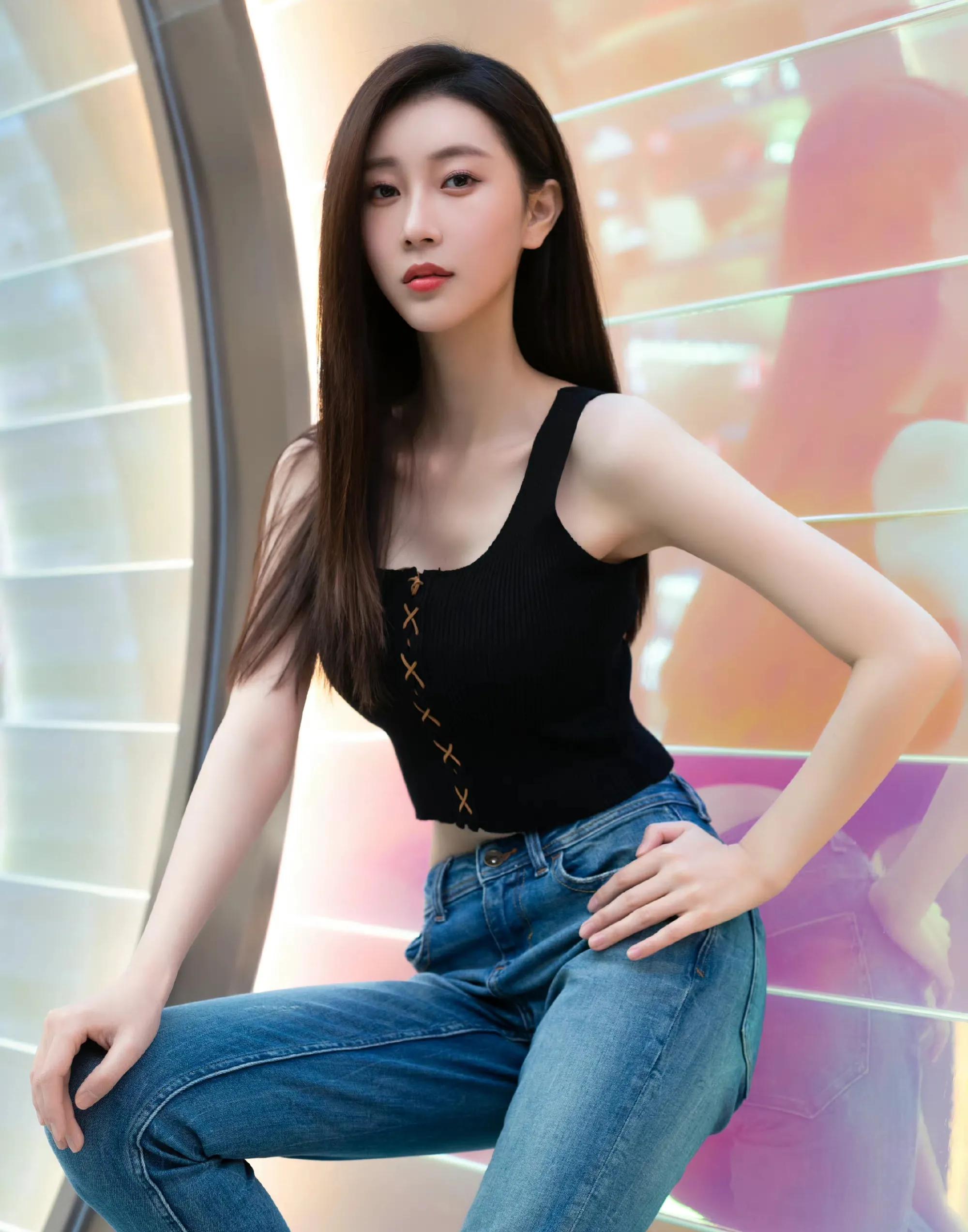 Beautiful actress Chu Yue - iNEWS