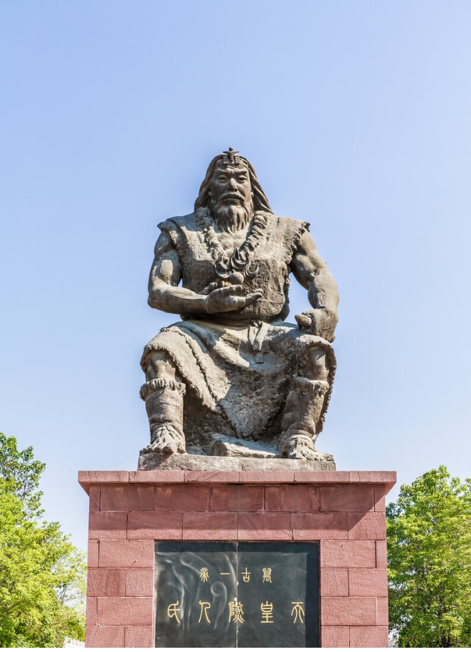 Briefly explain the relationship between the three emperors and five ...