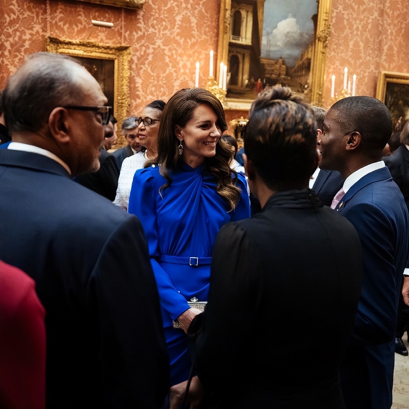 Camilla can't "have it all"! Support Queen Elizabeth, favor Kate ...