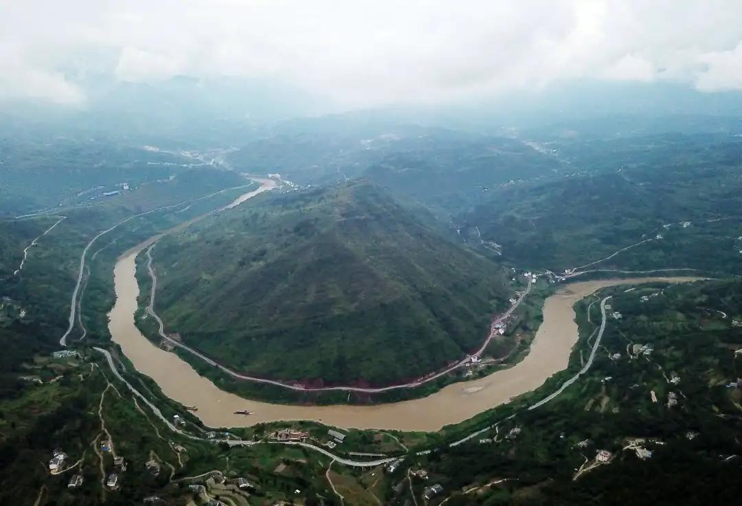The majesty of the mountains and the richness of the water - Zunyi ...