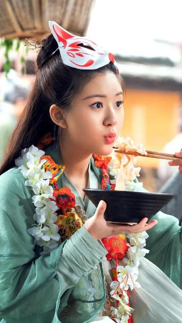 Zhao Lusi Ancient Costume Atlas - iNEWS