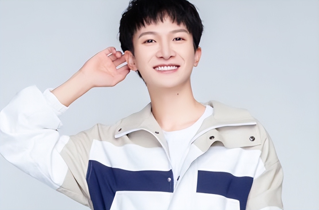 Na Ying: I'm sorry Zhou Shen, I like Li Wei. Zhou Shen: Na Ying is ...