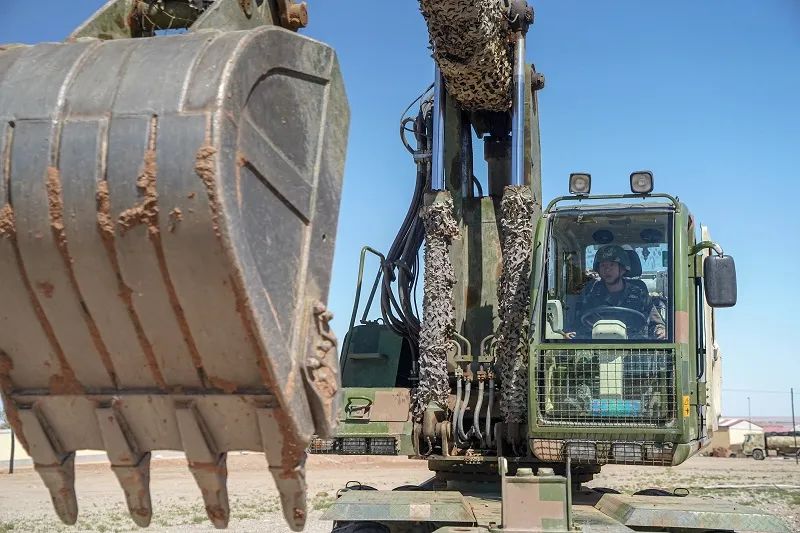 "Engineering Master" on the Gobi Desert - iNEWS