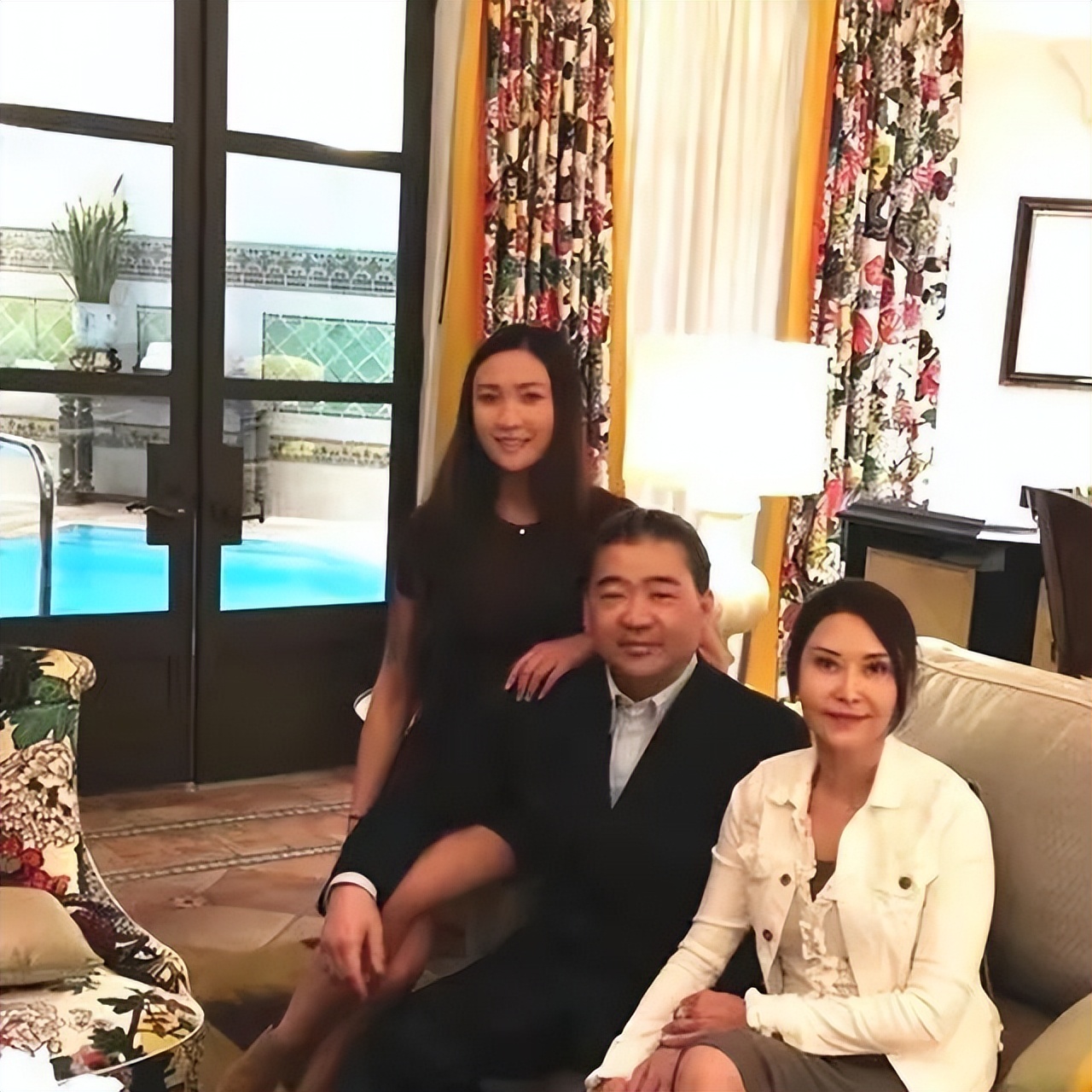 Husband was exposed to file for bankruptcy! Net worth once reached 8 ...