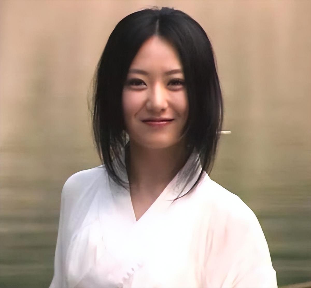 Actor Bai Bing: She married a male model when she was most popular. - iNEWS