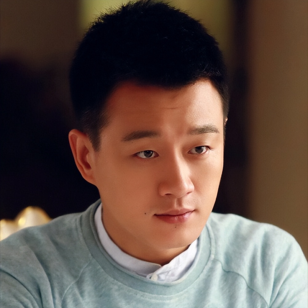 43-year-old Tong Dawei lives in a 200 million courtyard house, has been ...