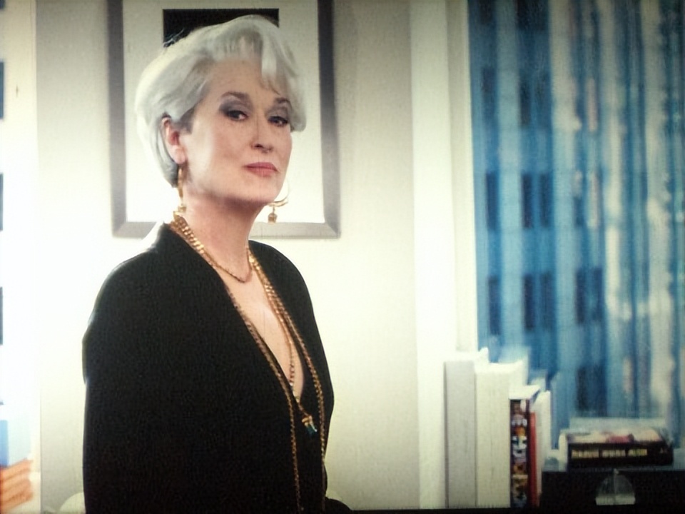 In the fierce competition in the fashion industry, is the one who wears ...