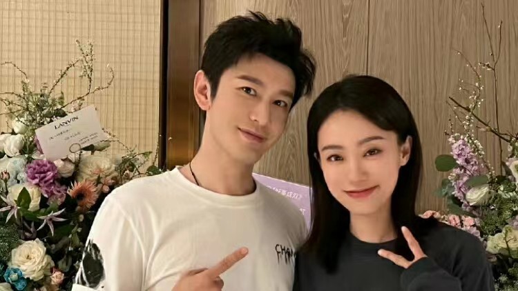 Good things come in pairs, Huang Xiaoming lurks to be broadcast, cooperating with Zhang Xiaofei ...