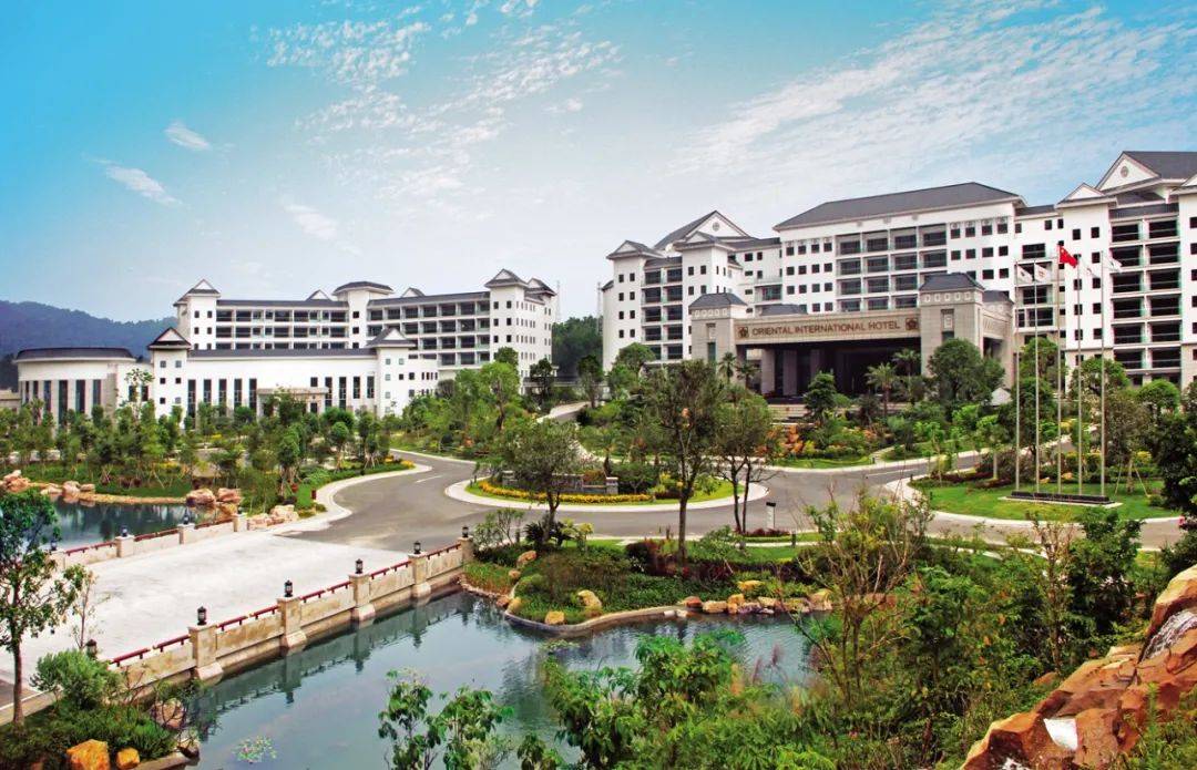 About 1.5h drive from Guangzhou, Wanlv Lake Mess Wilton + breakfast and ...