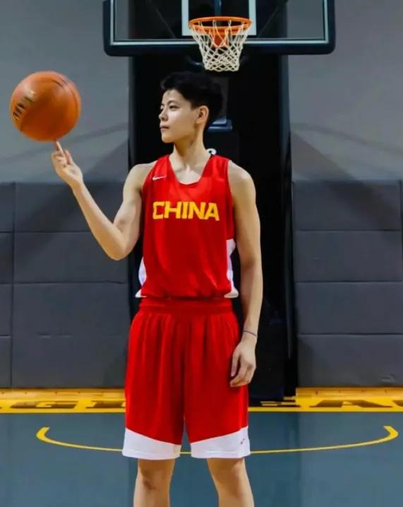 Yang Shuyu called for Yang Zi to practice basketball together. Who said ...