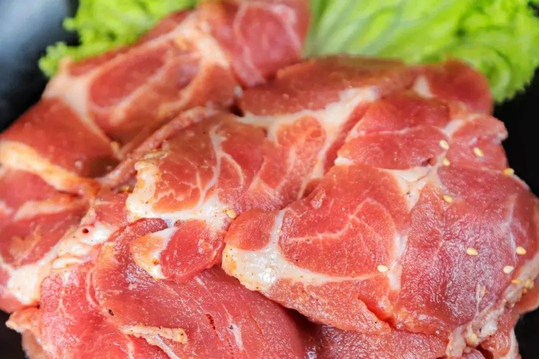 The best meat on pigs!Pork belly is the last one, the hind leg meat is ...