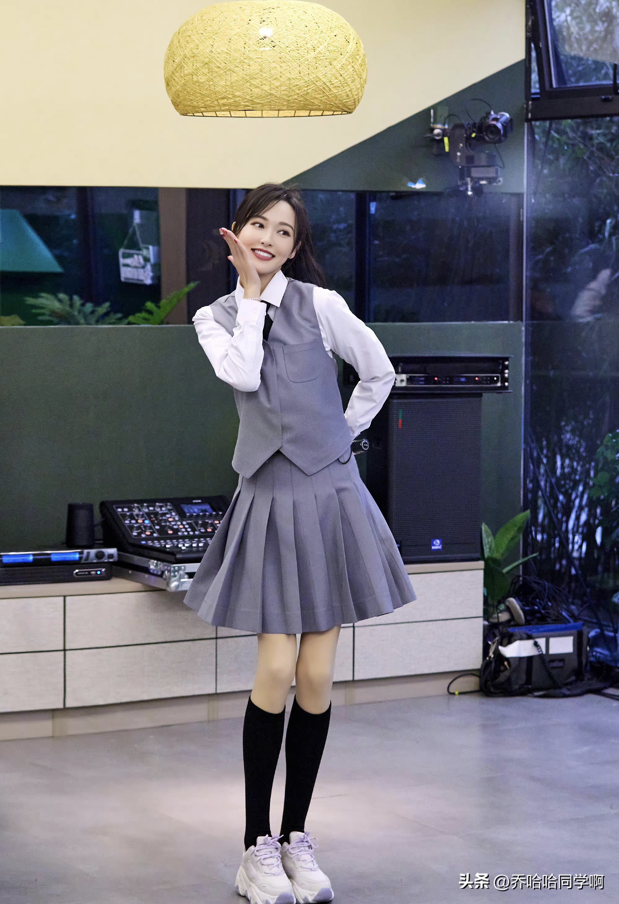 Tang Yan is so girly! Hearing Luo Jin's name on the show, his heart ...