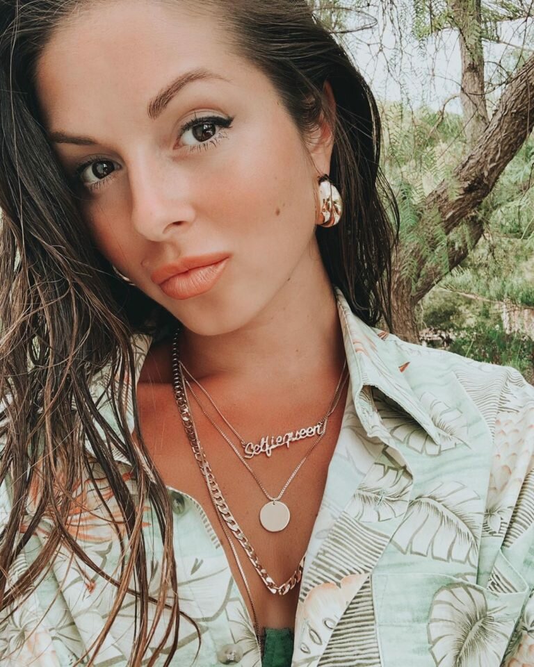 Beautiful Russian beauty - iNEWS