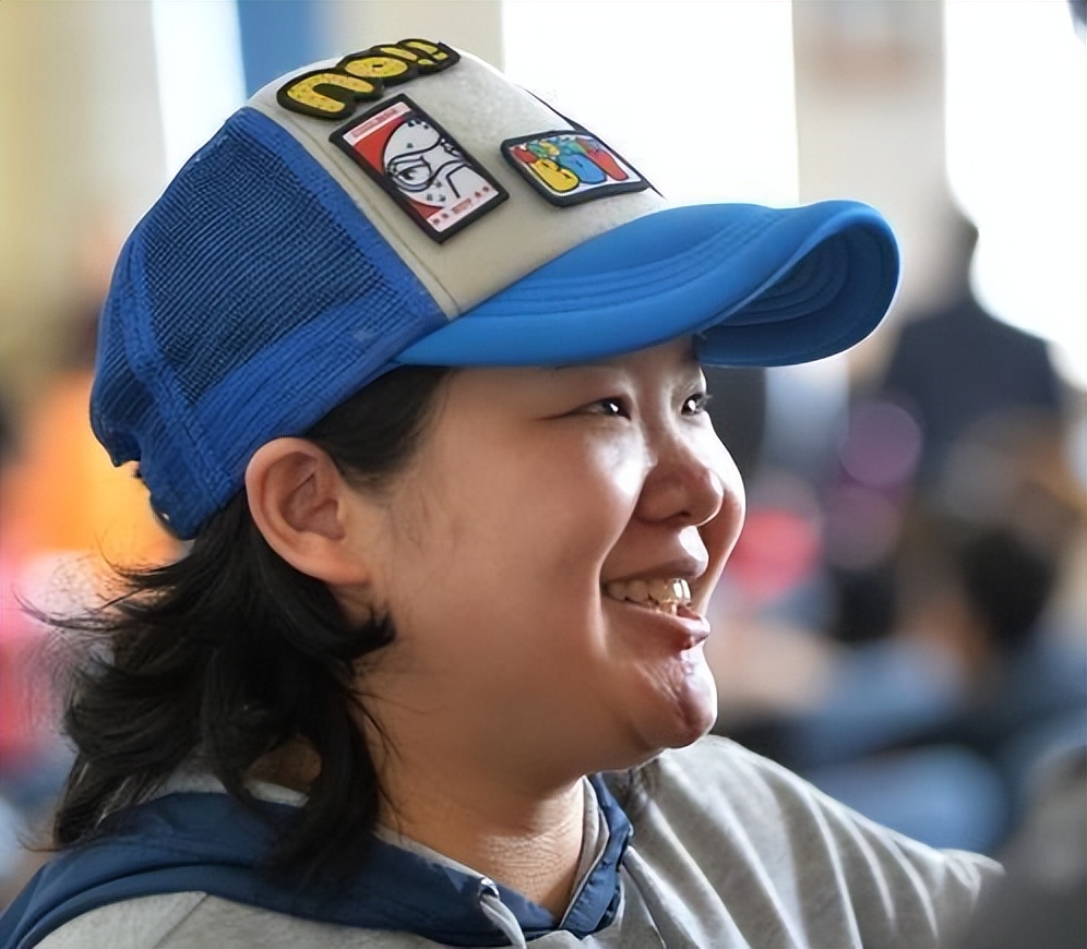 "Queen of gymnastics" Cheng Fei, a 35-year-old associate professor who ...