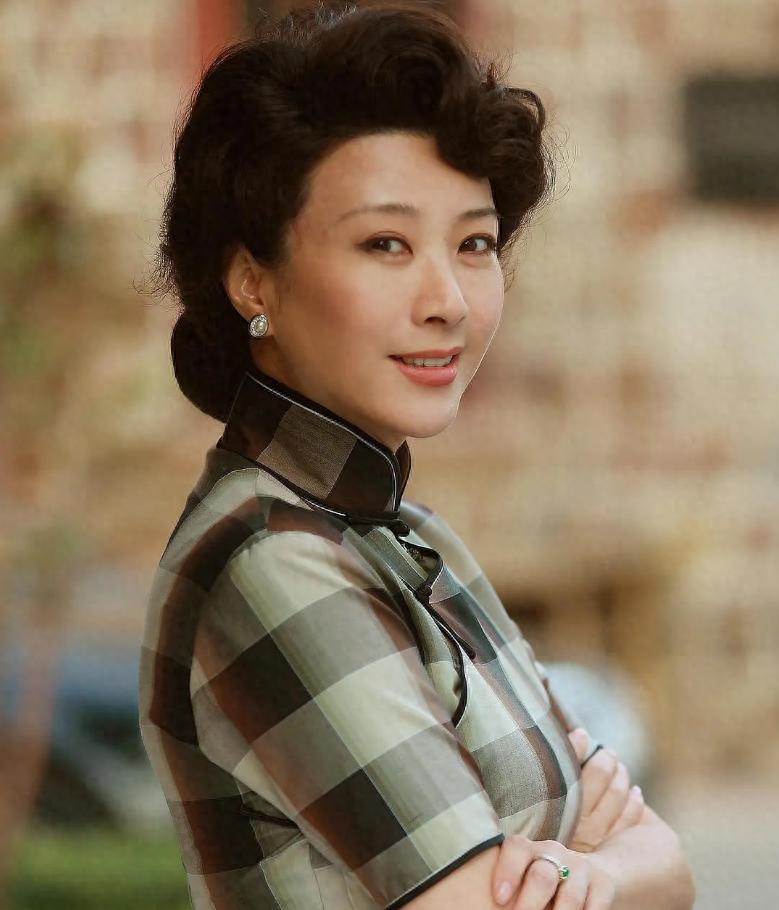 Famous actor Wang Jing: beautiful, low-key and unassuming, pursuing an ...