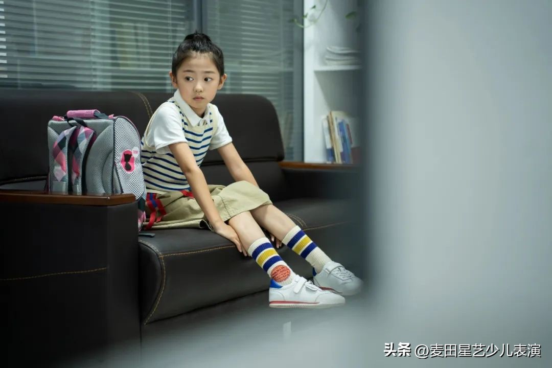 The movie "You look so good when you smile" starts with actor Yang Ruohan playing the heroine Wu ...