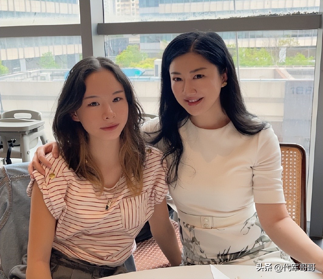 Beauty host Yang Lei: Married to a rich man in a flash marriage but was ...