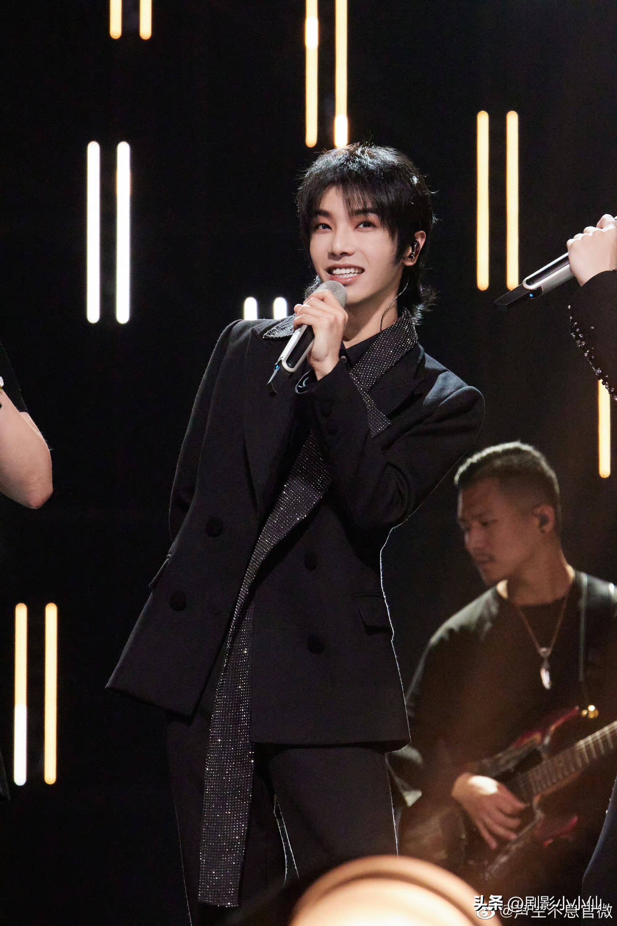 Performing roll music, Hua Chenyu was confirmed by Na Ying as a ...