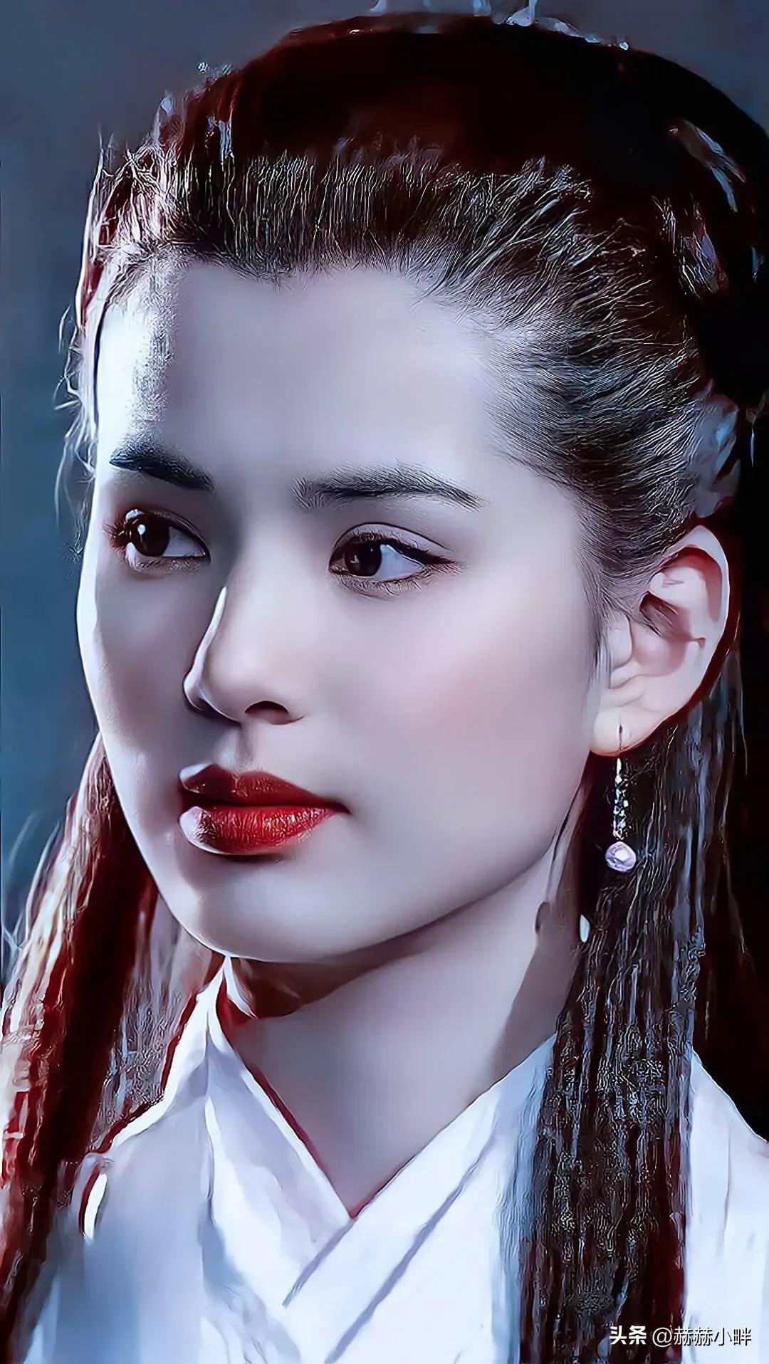 Li Ruotong is bright and beautiful, Liu Yifei is as beautiful as a ...