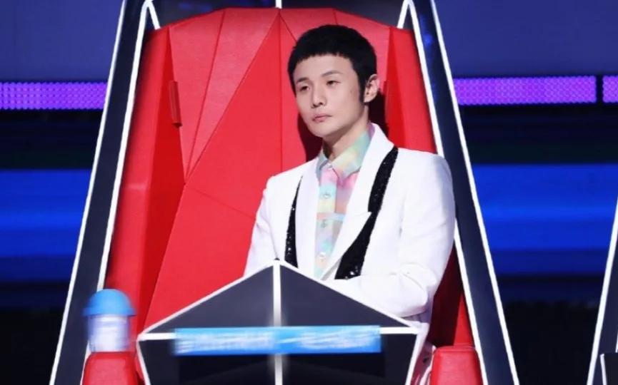 Witnessing the whole process but "ignoring Coco Lee's humiliation"! Li ...