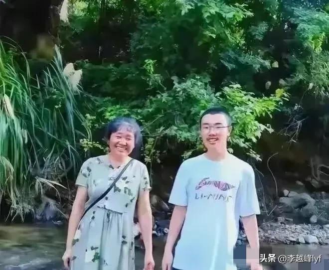 Hu Xinyu's recording was exposed, it's so heart-wrenching after ...