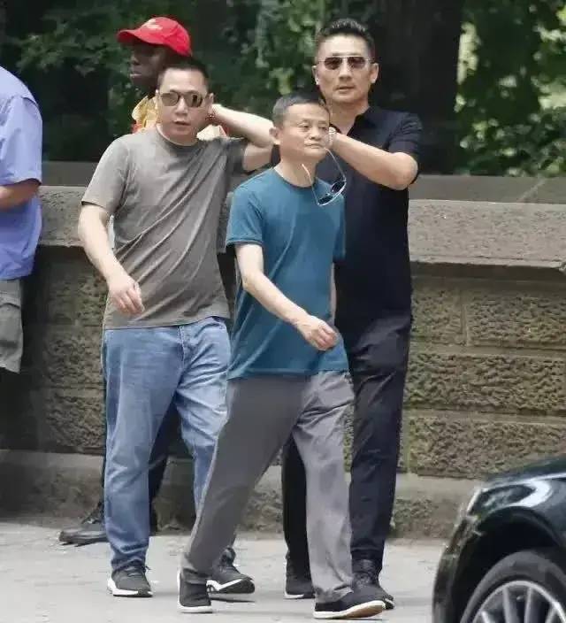 Japanese netizens discuss: The difference between the clothes of the ...