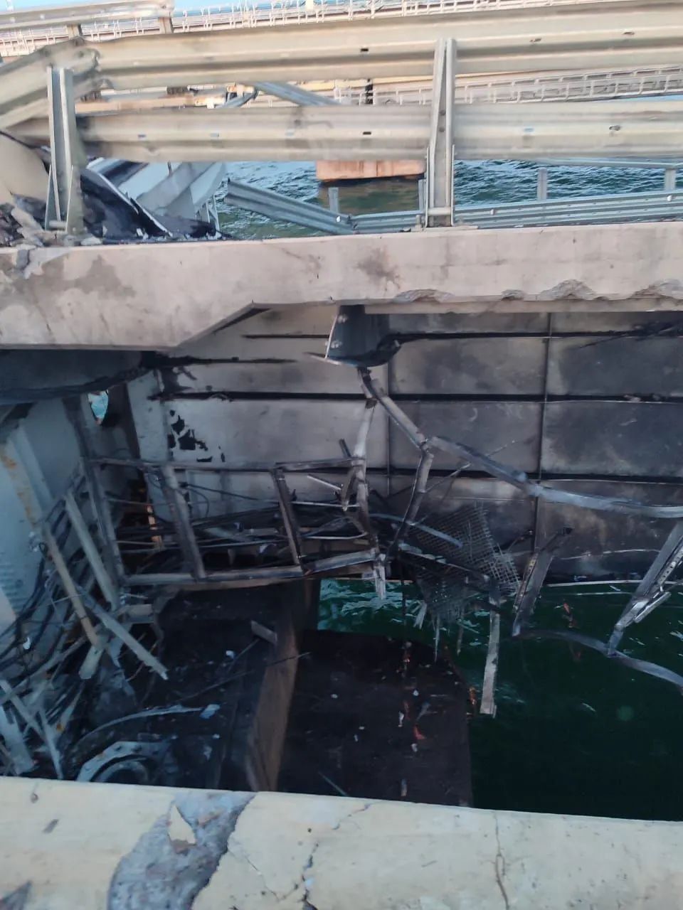 The Crimea Bridge was attacked again, and the Russian side disclosed ...