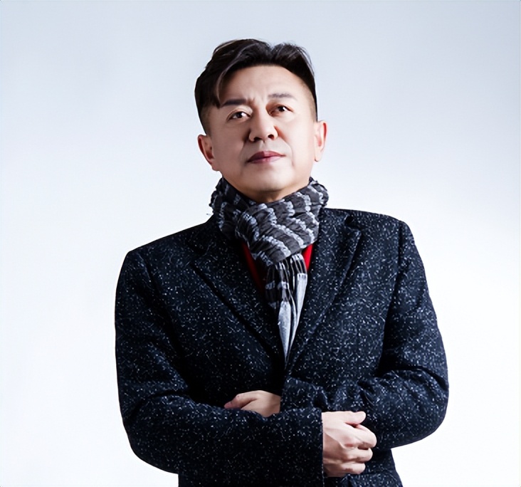 Daping: A singer from Northeast China, with the song "Honoring Father ...