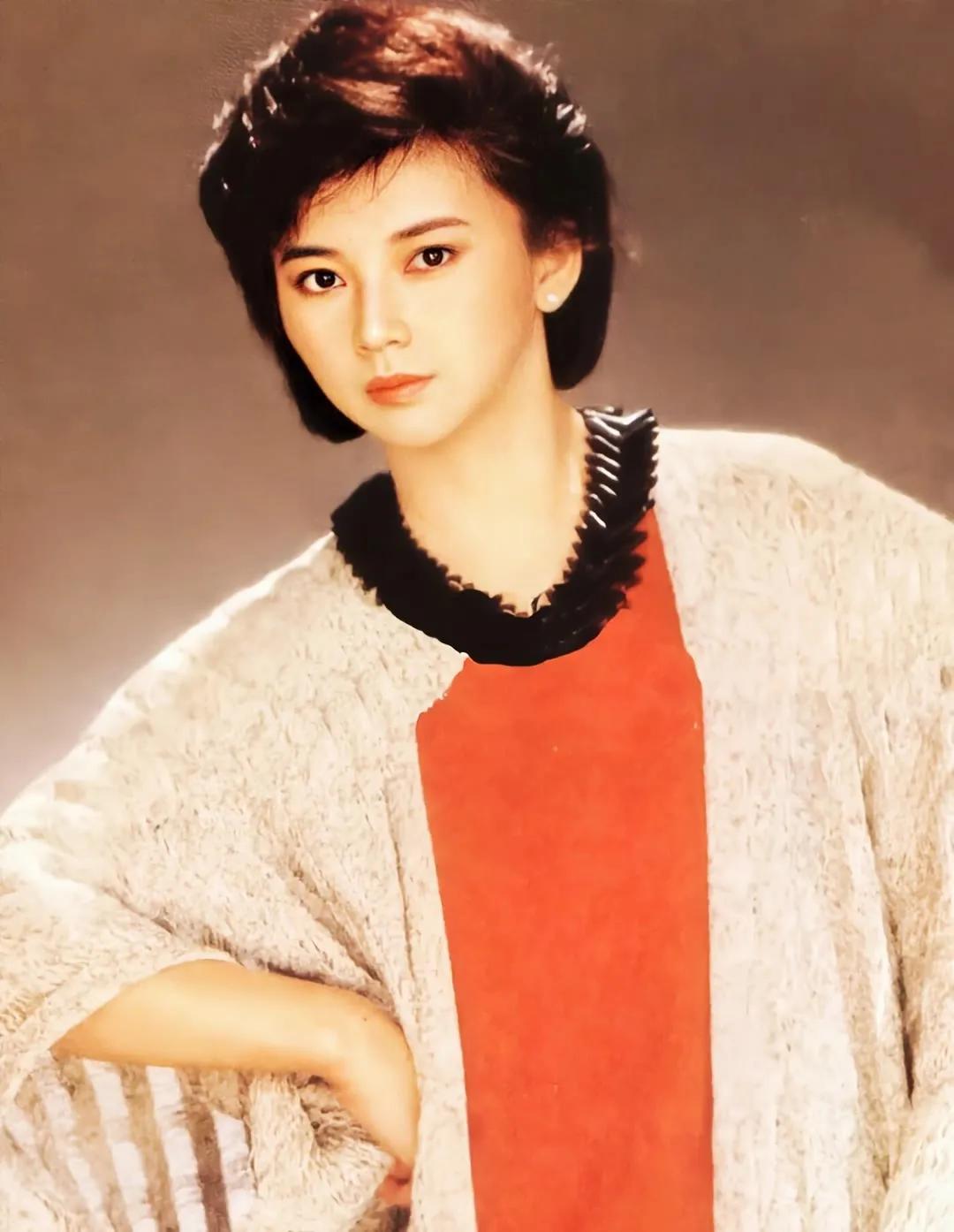 Hu Huizhong's nostalgic photo 5 - iNEWS