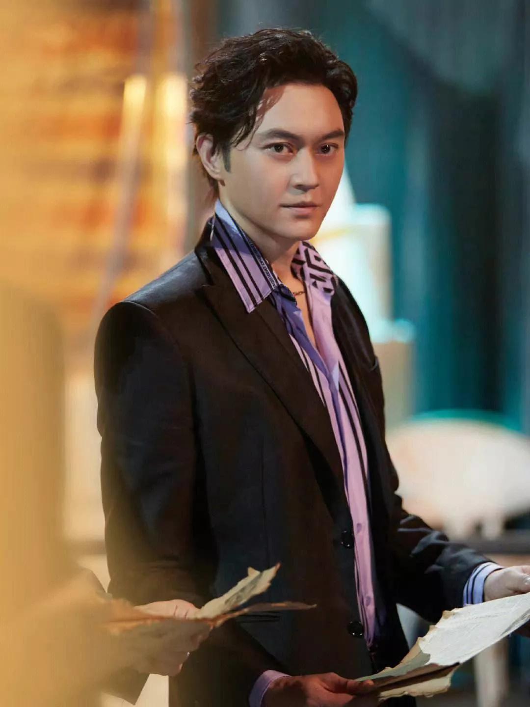 Zhang Zhilin was caught while traveling in Japan, and he appeared unshaven and unshaven, and ...