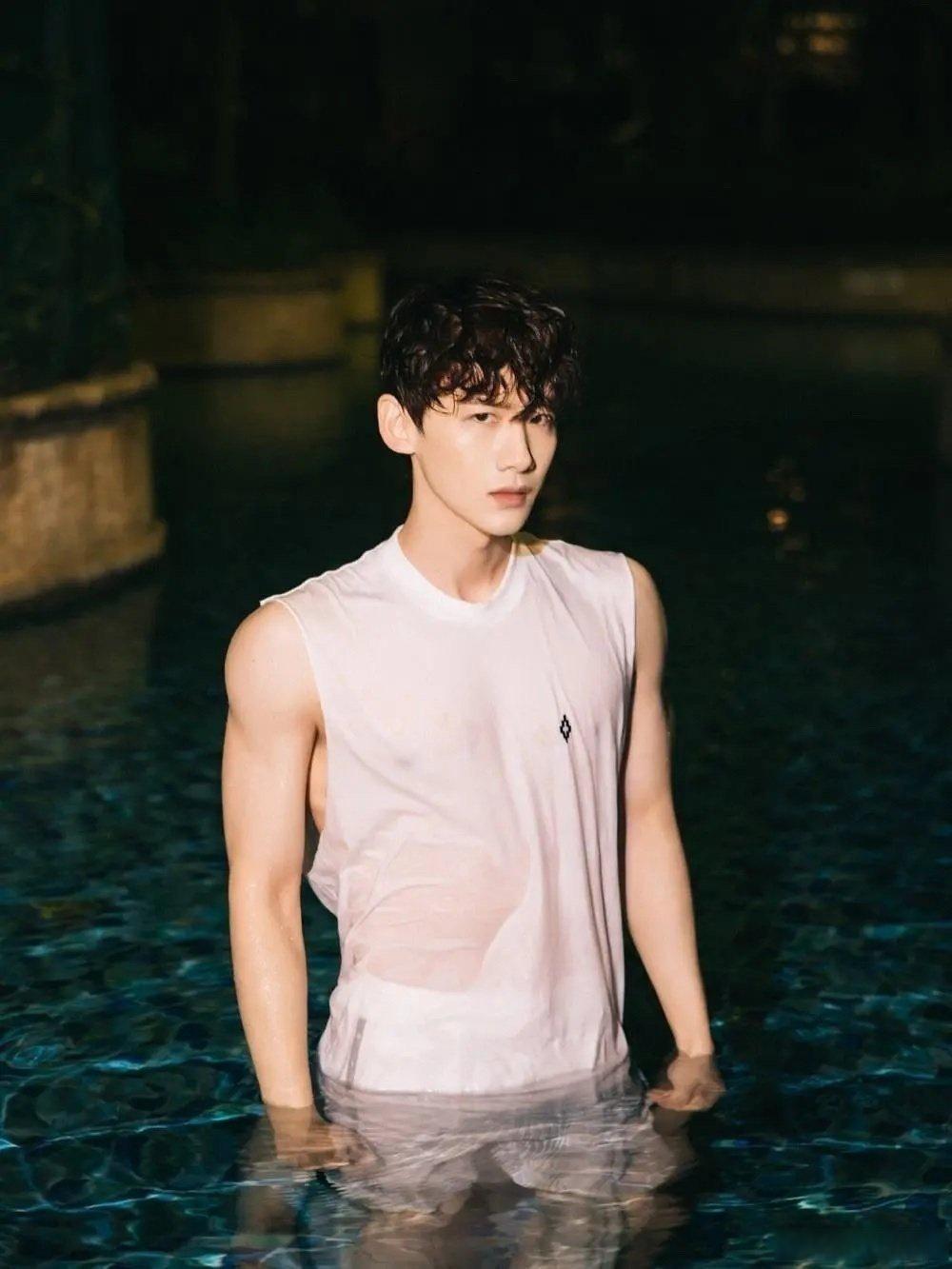 How much truth is covered up in "Qing Qing Daily"?Tian Xiwei's figure, Bai Jingting's abdominal ...