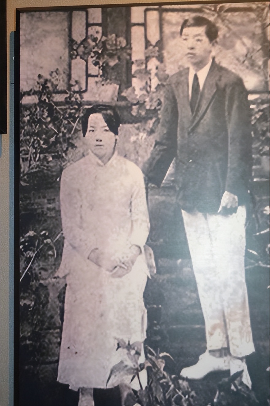 In 1990, Yu Fengzhi died of illness in the United States. Before his ...