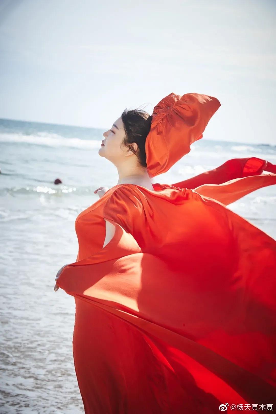 "Six Houses of Fen Dai have no color", the more and more beautiful Yang ...